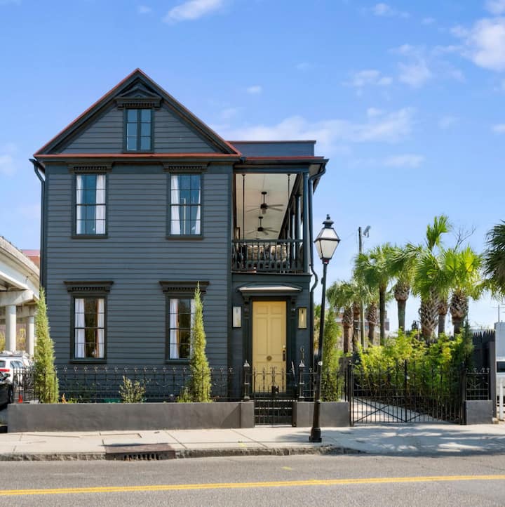 The Queen On King Street 7 Bedroom Duplex - Charleston, SC