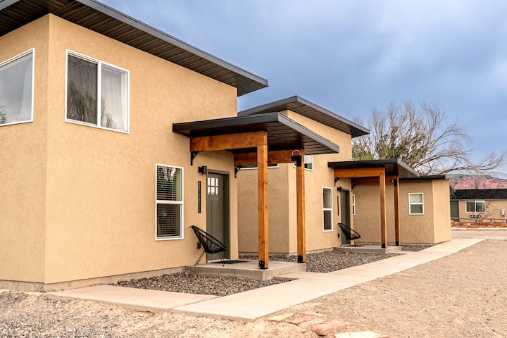 Mesa Vista #1 - Studio Tiny Home With Loft - Torrey, UT