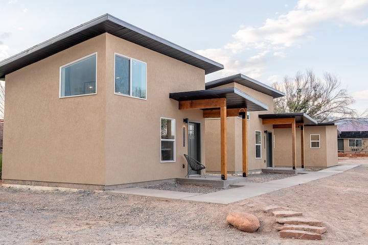 Mesa Vista #2 - Studio Tiny Home With Loft - Torrey, UT