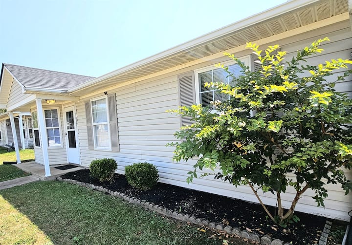 Flexible Bed Layout • Fenced Yard • Ft. Campbell - Clarksville, TN