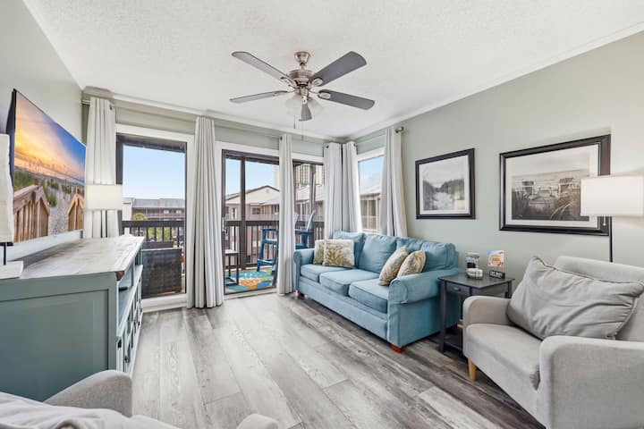 Sea Blue Suite At Tilghman W Pool And Hot Tub - Cherry Grove Beach, SC