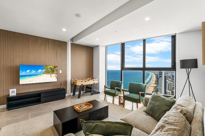72f Beachfront Skyhome 3br Parking, Pool & Gym - Surfers Paradise