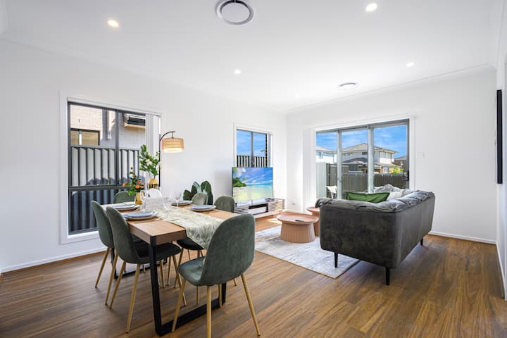 Austral | 5b3b | 10 Guests | Near Train & Shops - Sydney