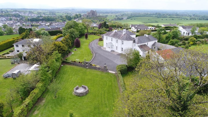 Tranquil Retreat Overlooking The Rock Of Cashel - Cashel