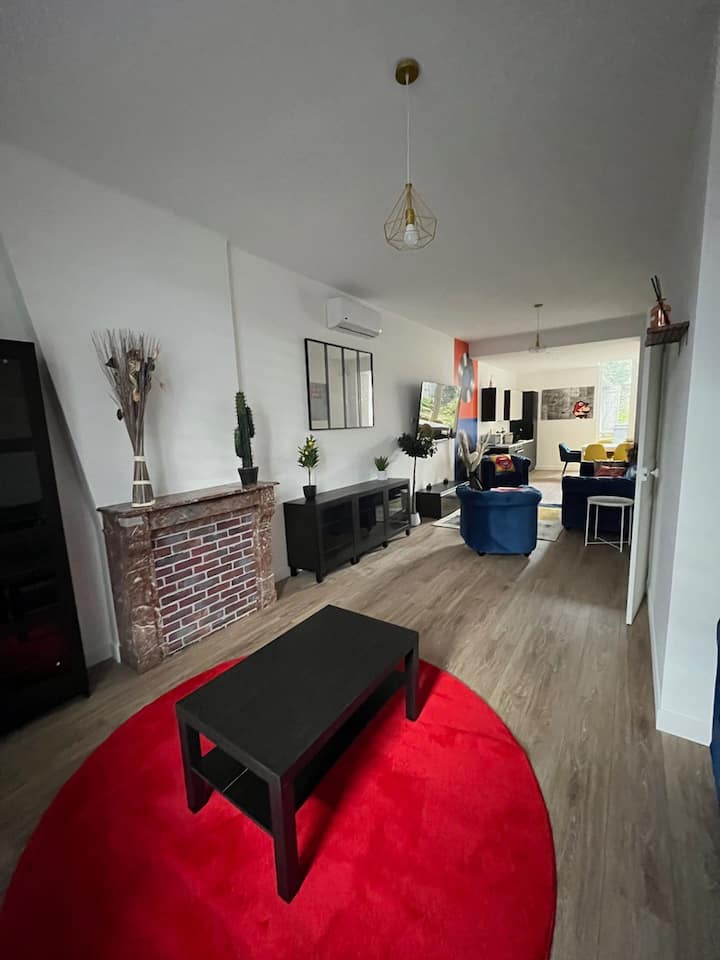 Montréal, Maison Pétillante Et Accueillante - Reims