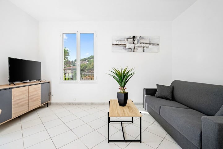 Villa Julia -Calme Spacieux - Parking Privé - Clim - Plage du Borrigo (Menton)