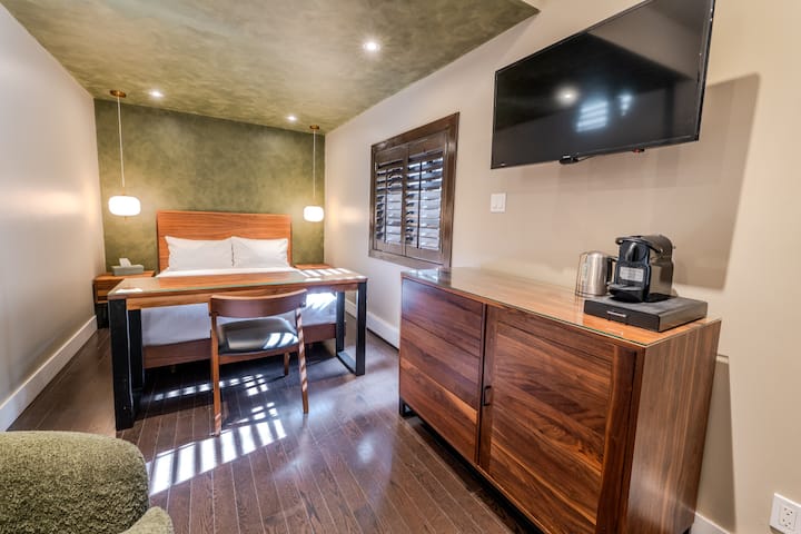 Boutique Hotel Quartier Latin - Room 103 - Montreal
