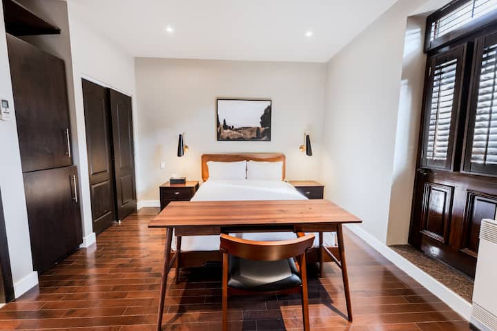 Boutique Hotel Quartier Latin - Suite 301 - Montreal