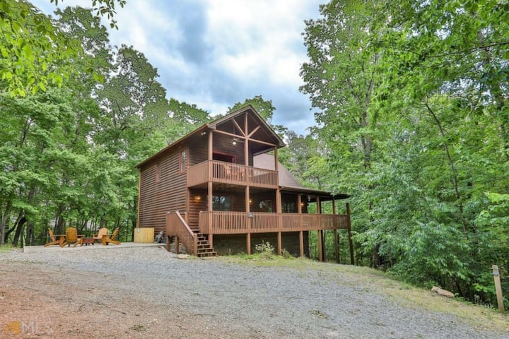 Sweet Retreat | Mtn Views | Hot Tub | Pet Friendly - Blue Ridge, GA