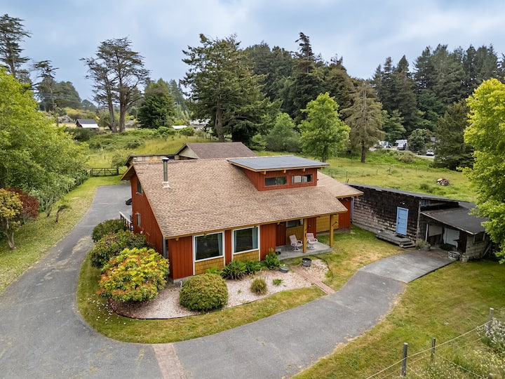 Big Bay Cabin- Bay Views, Cozy, Central Location - Eureka, CA