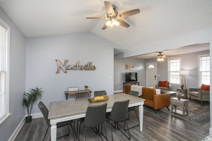 Spacious 4 Br/3 Ba With Game Room - Smyrna, TN