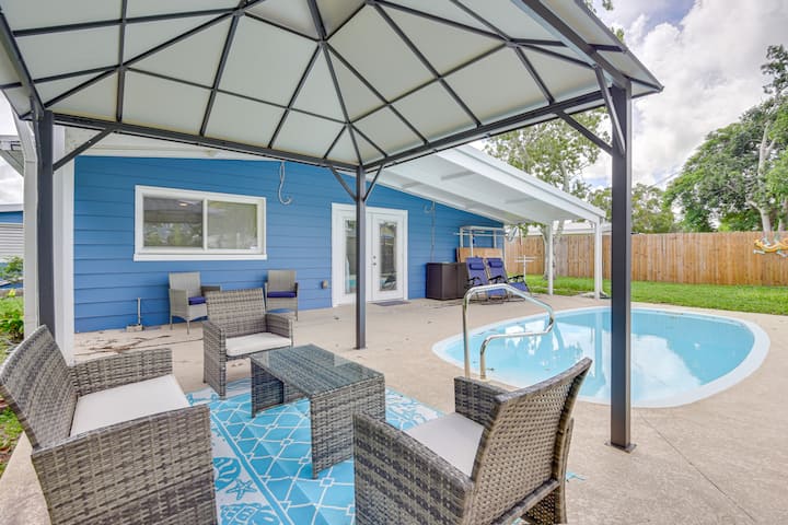 Mins From Anna Maria Island: Bright Home W/ Pool! - Bradenton, FL
