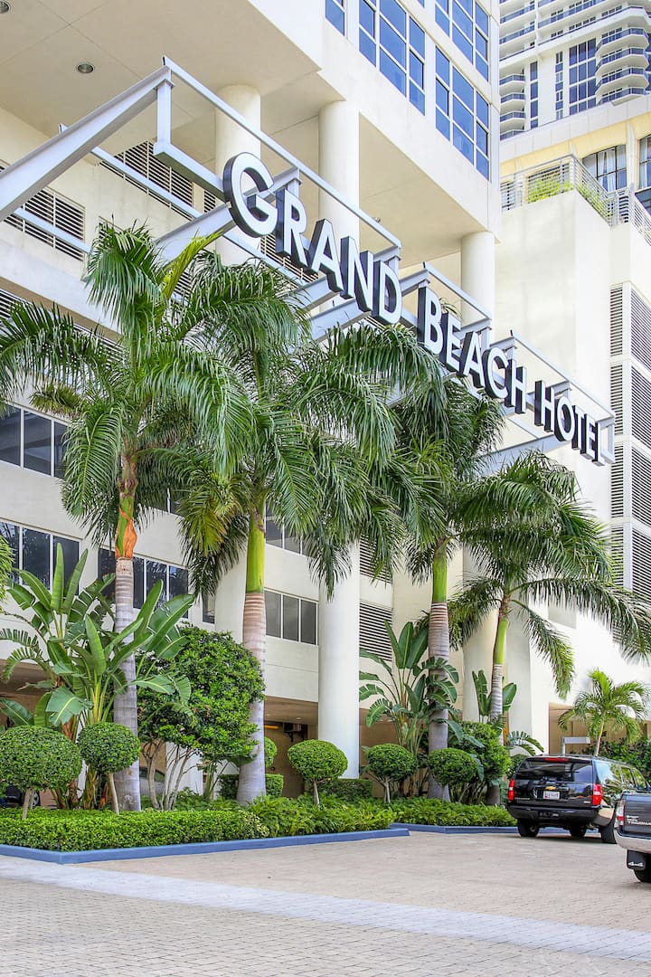 3 Pools, 200ft Of Beach & Dining At Chez Gaston - South Beach, FL