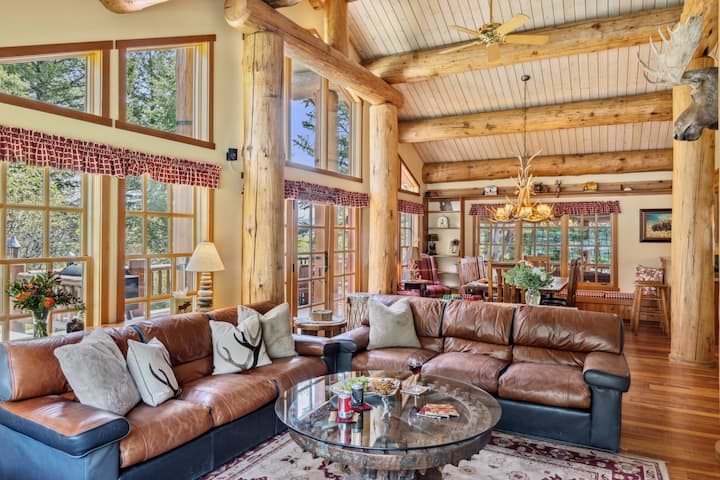 Outpost: Morley Drive Lodge - Private Hot Tub - Jackson Hole, Wyoming