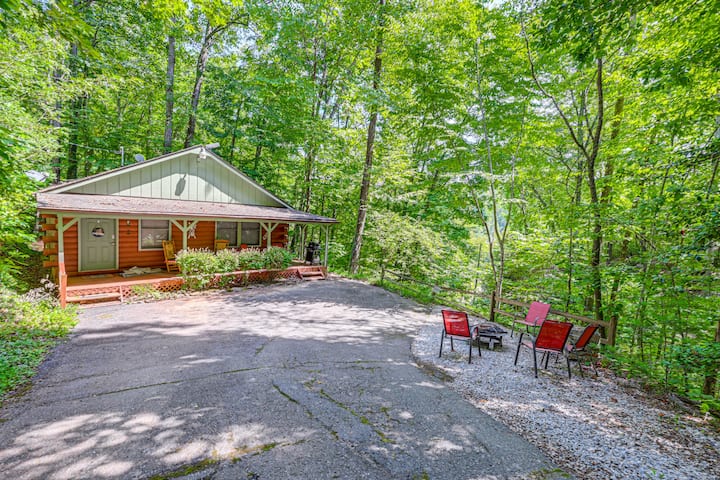 Cabin W/ Hot Tub, Near Smoky Mountains Nat’l Park! - Cherokee, NC