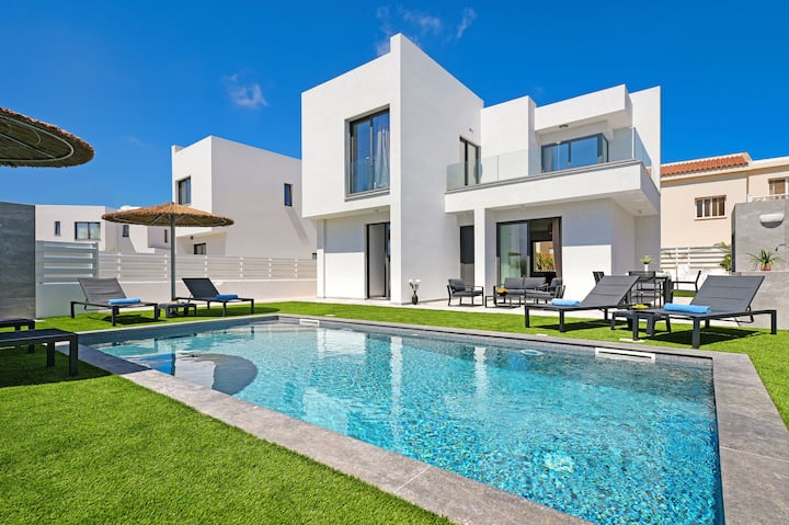 Villa Flora - 3bed All En-suite With Private Pool - Agia Napa