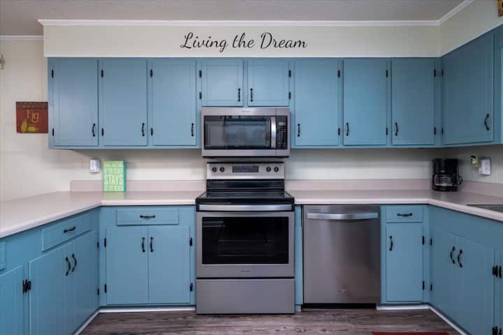 Edisto Beach House With Lift And Private Studio - Edisto Beach, SC