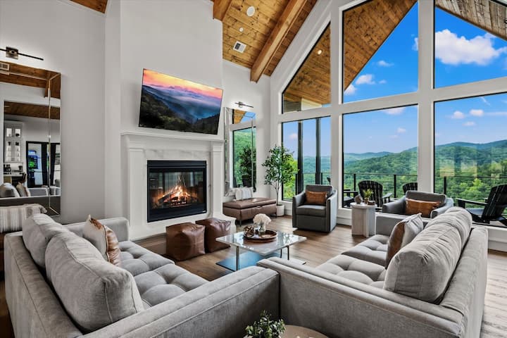 Summit Skye ~ Pool, Gym ~ 7br Luxury ~ Mtn Views! - Tennessee