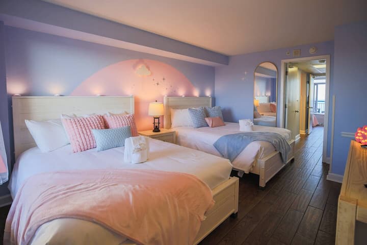 Boardwalk Oceanfront 1br Penhouse Suite W/ Balcony - Myrtle Beach, SC