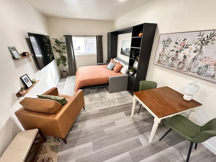 The Green Room - Moscow, ID