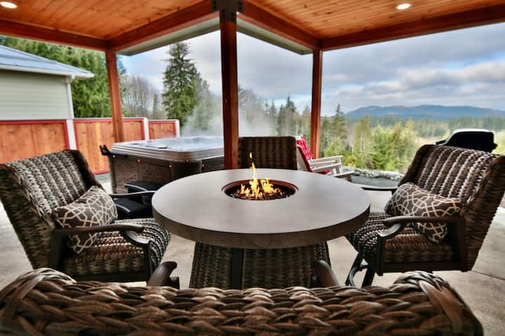 Pet Friendly, Water View Retreat W/ Hot Tub - Lake Crescent, WA