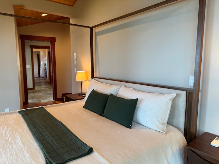 Luxury Orcas Island Getaway, Views, Near Eastsound - Orcas Island, WA