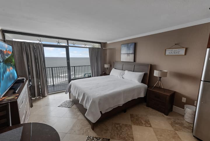 Heated Indoor Pools, Remodel Oceanfront King Bed! - Myrtle Beach, SC