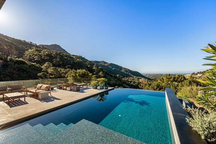 5 Bedrooms Luxury Villa, Marbella, Monte Mayor - Igualeja