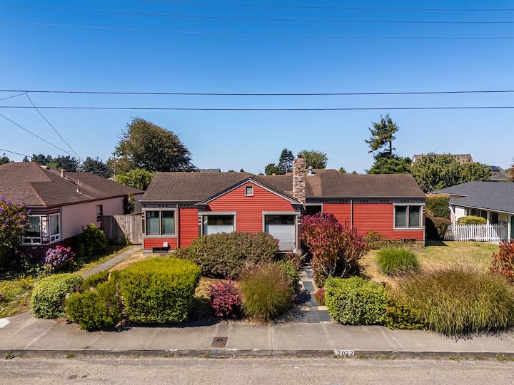 Henderson Haven-heart Of Eureka,spacious,deck/bbq - Eureka, CA