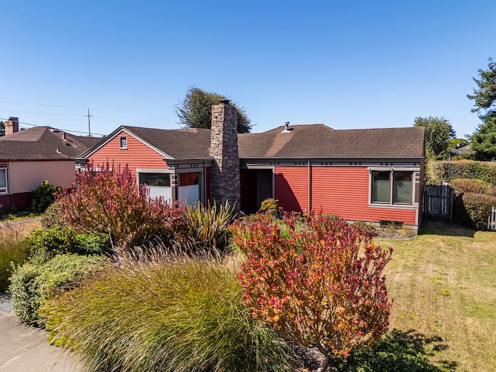 Henderson Haven-heart Of Eureka,spacious,deck/bbq - Eureka, CA