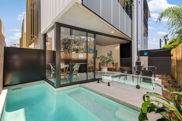 The Smith Luxury Holiday Home Near Beach - Mooloolaba