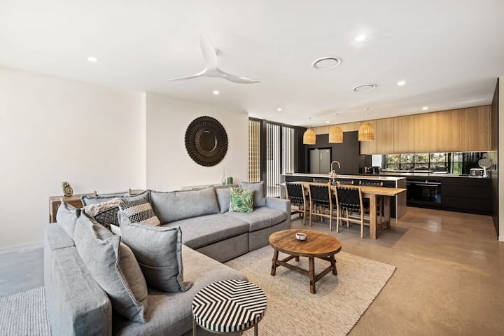 Mooloolaba Luxury Beach Escape With Heated Pool - Mooloolaba