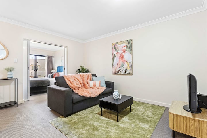 One Bedroom Apartment In The City Centre - Perth