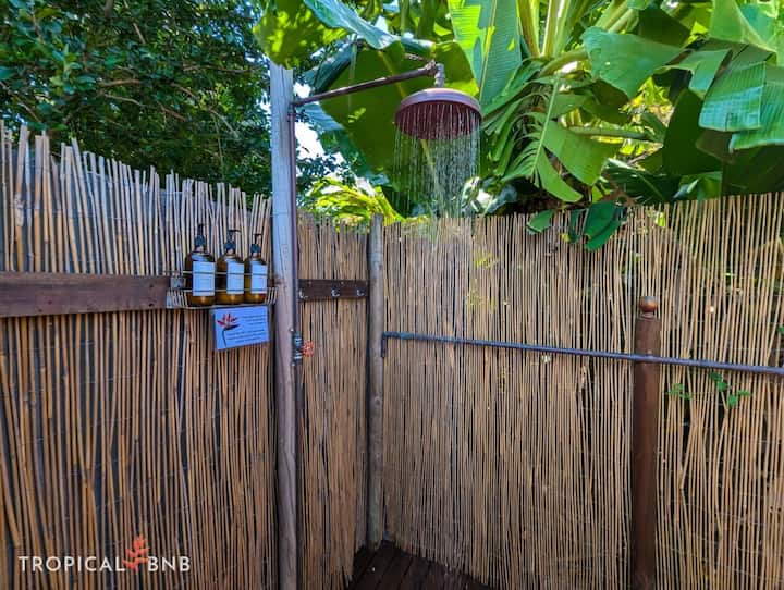 Tropical Paradise With Outdoor Kitchen & Shower - Darwin