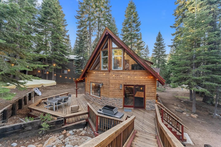 Charming Tahoe Vista Cabin W/ Hot Tub & Views - North Lake Tahoe, CA