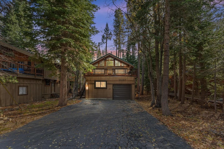 Rustic Retreat On Washoe Road - Truckee, CA