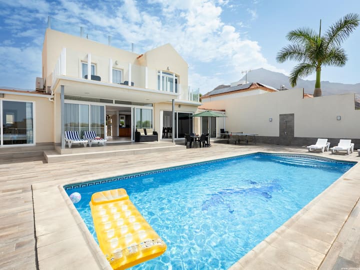 Stunning Villa Mila In Madroñal, Heated Pool - Costa Adeje