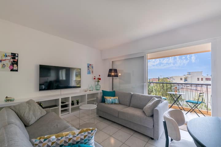 Cannes 2br Apartment | Walk To Palais & Beach - Cannes
