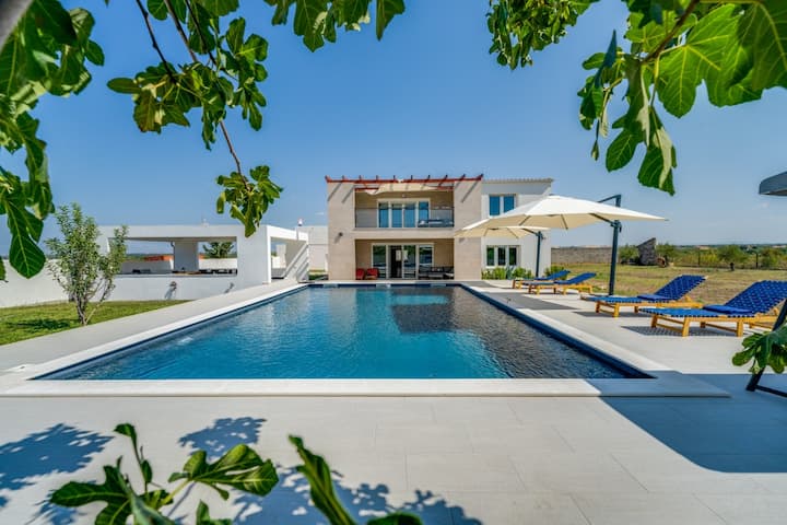 Villa Kotari In Zemunik Gornji - Haus Für 10-12 P - Hırvatistan