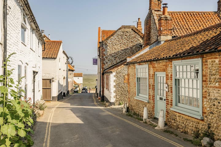 Cobblestones, Brick And Flint Fishermans Cottage - Blakeney