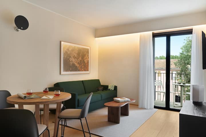 Sonder Manzoni | One-bedroom Apartment W/ Balcony - Milan