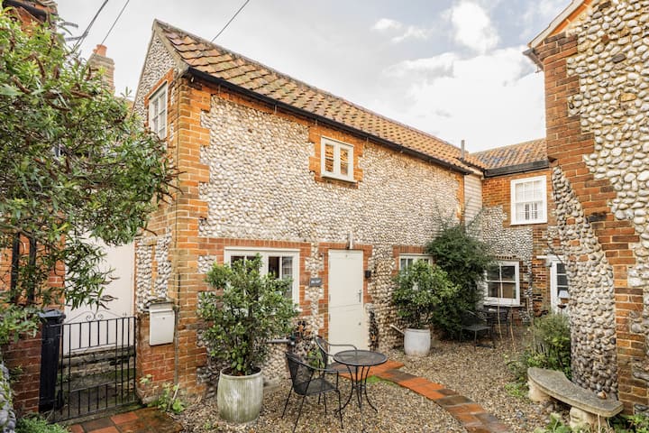 The Wash House, Blakeney - Blakeney