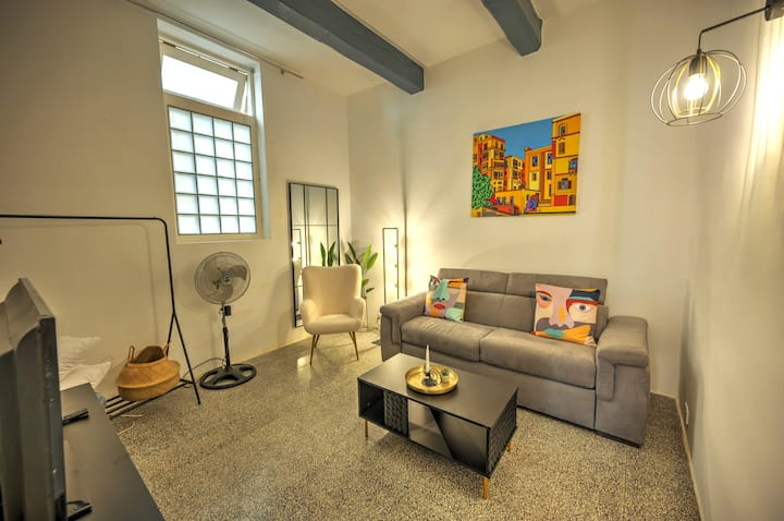 Duplex Tastefully Furnished Flat In Valletta Mcop1 - Valletta, Malta