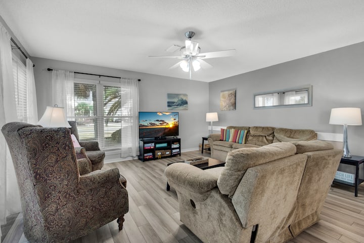 Pet Friendly-2br Close To Beach-beachview 107 - Navarre Beach, FL