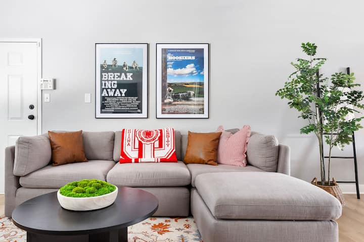 Little 5 Condo: King Beds | Ping-pong | Garage - Bloomington, IN