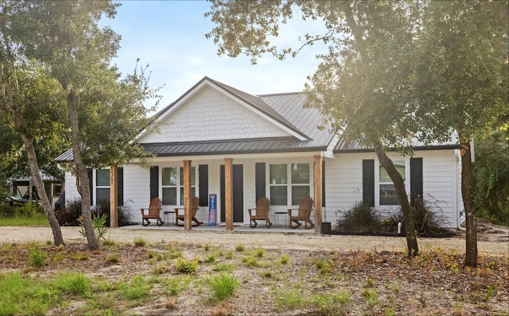 New 3br Retreat W/ Patio & Pet-friendly Yard! - Cedar Key, FL