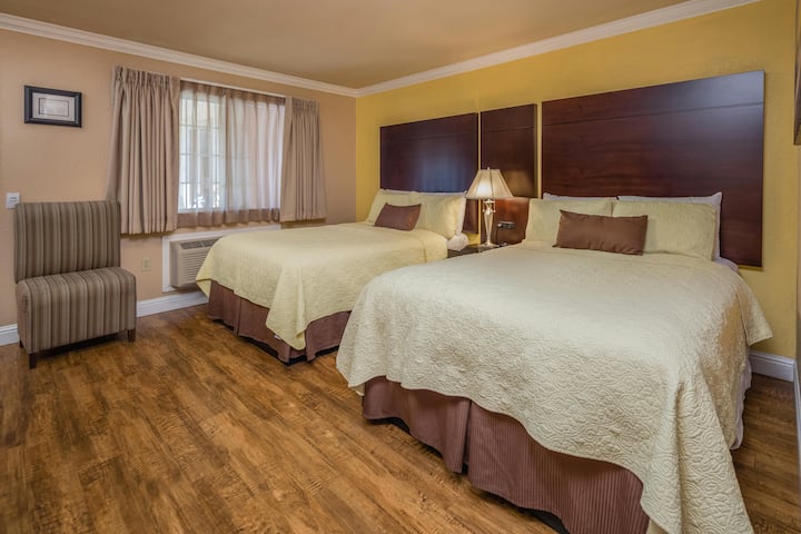 Double Double Room - Monterey, CA