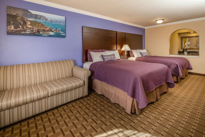 Double Queen Deluxe - Monterey, CA