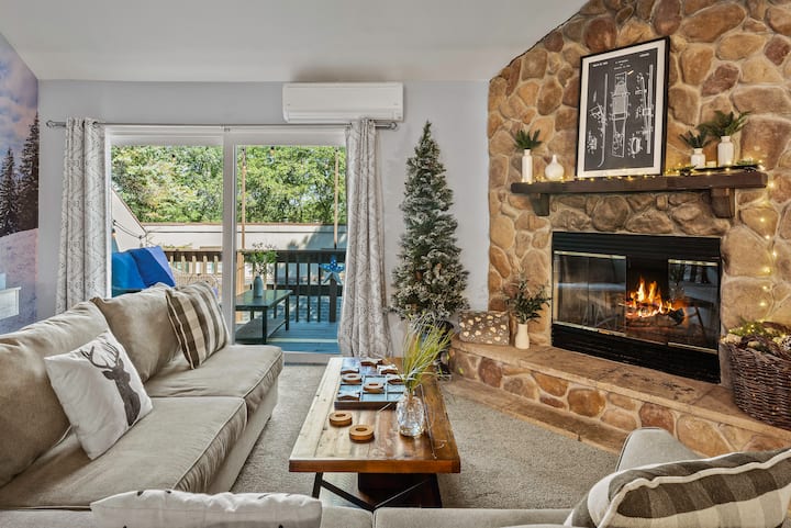 Themed Slopeside Escape W/games By Avantstay - Mount Pocono, PA