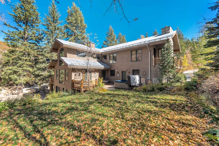 Sundance Splendor: 5-bed Oasis With Majestic Views - Sundance, UT